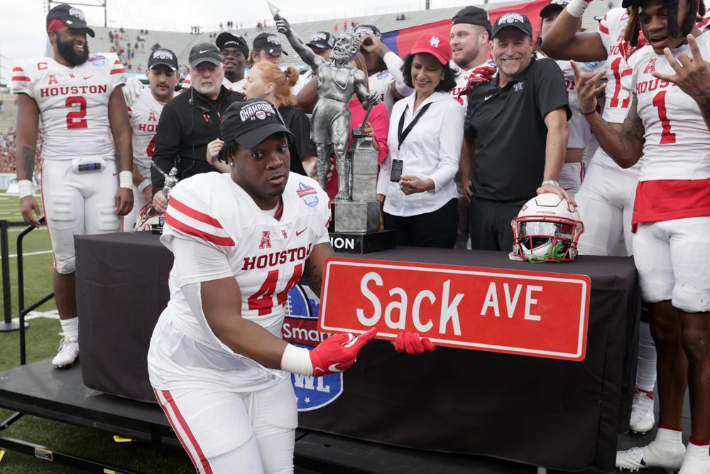 Bowl Roundup: Houston beats Auburn; Air Force, Texas Tech win | News ...